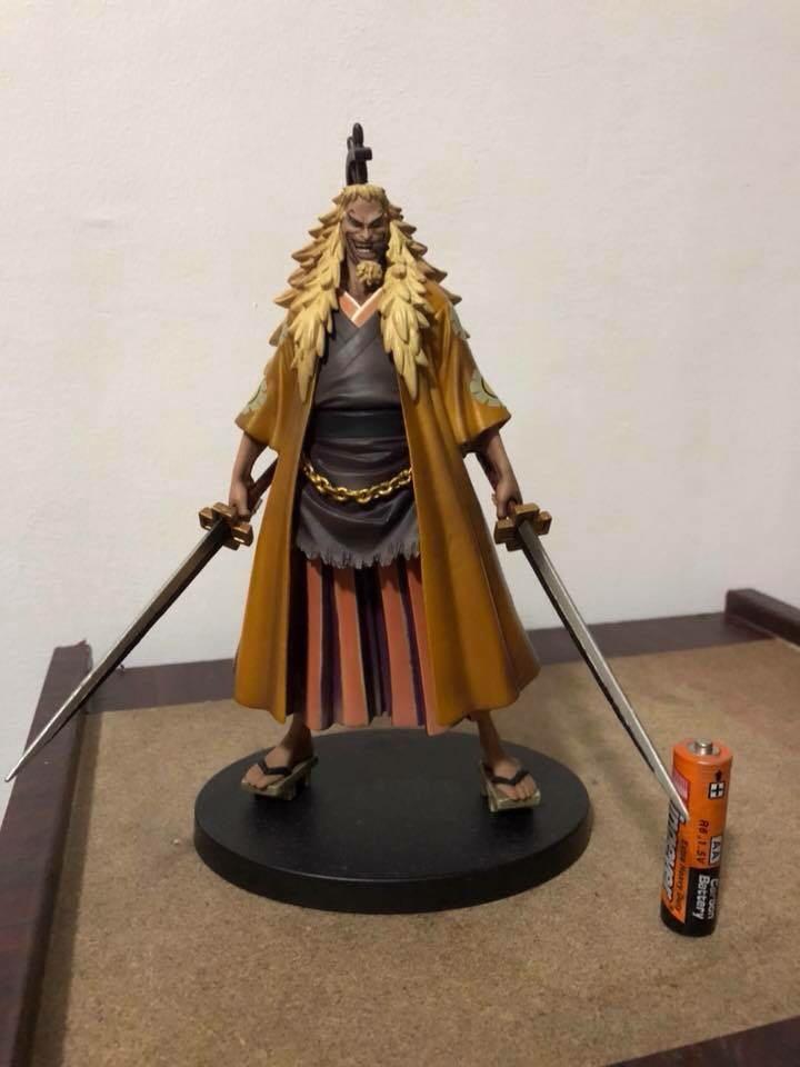 Action figures One piece Bartolomew Kuma - 1,300 Mihawk 1,100 Zorro ...