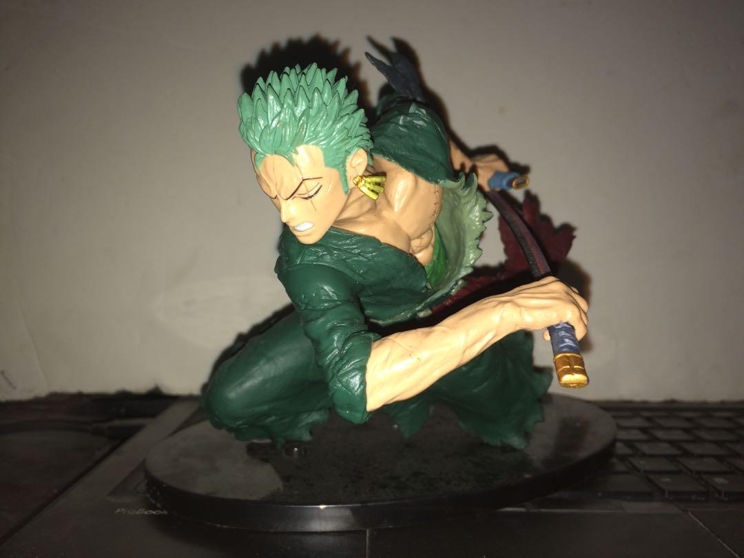 Action figures One piece Bartolomew Kuma - 1,300 Mihawk 1,100 Zorro ...