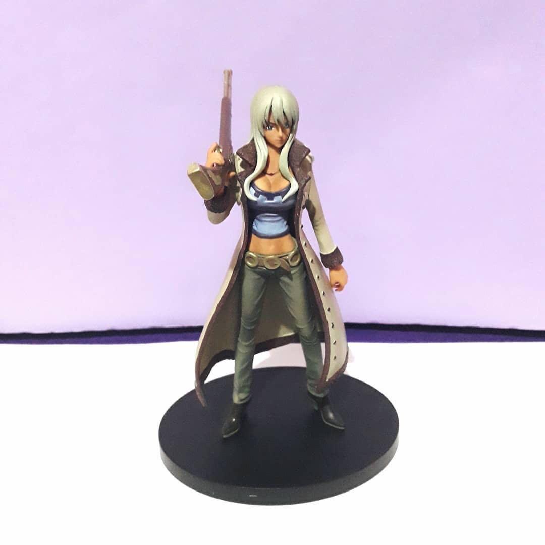 Action figures One piece Bartolomew Kuma - 1,300 Mihawk 1,100 Zorro ...