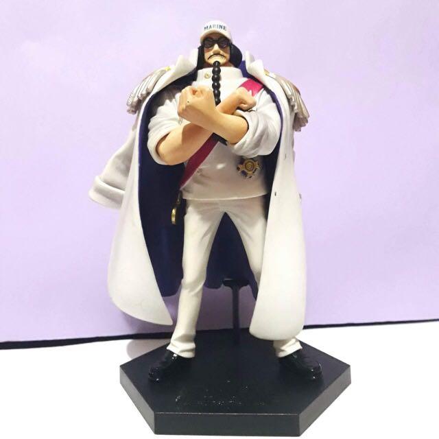 Action figures One piece Bartolomew Kuma - 1,300 Mihawk 1,100 Zorro ...