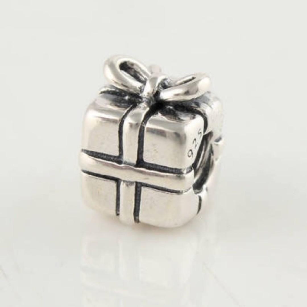 Pandora Gift Box Charm, Women's Fashion, Jewelry & Organisers, Charms ...