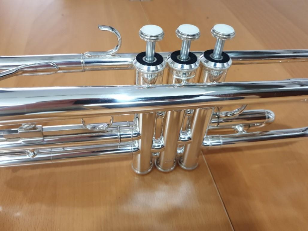 Yamaha Trumpet, Hobbies & Toys, Music & Media, Musical Instruments on ...