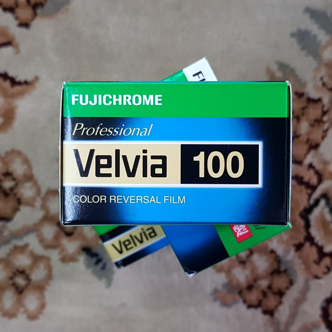 35mm Fuji Fujichrome Velvia 100 Fresh Slide Film ( iso 100 ) 135 format ...