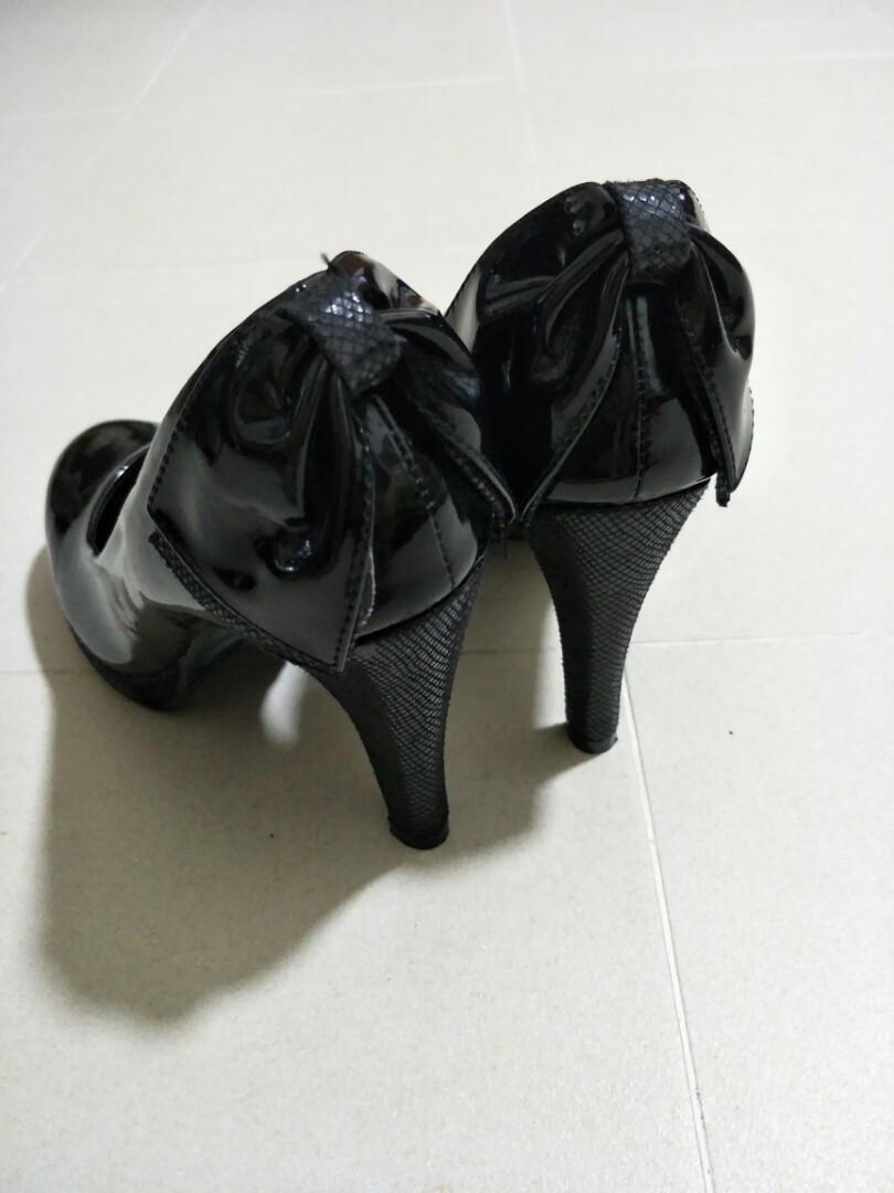 Americaya Black Ribbon Heels, Women's Fashion, Footwear, Heels on Carousell