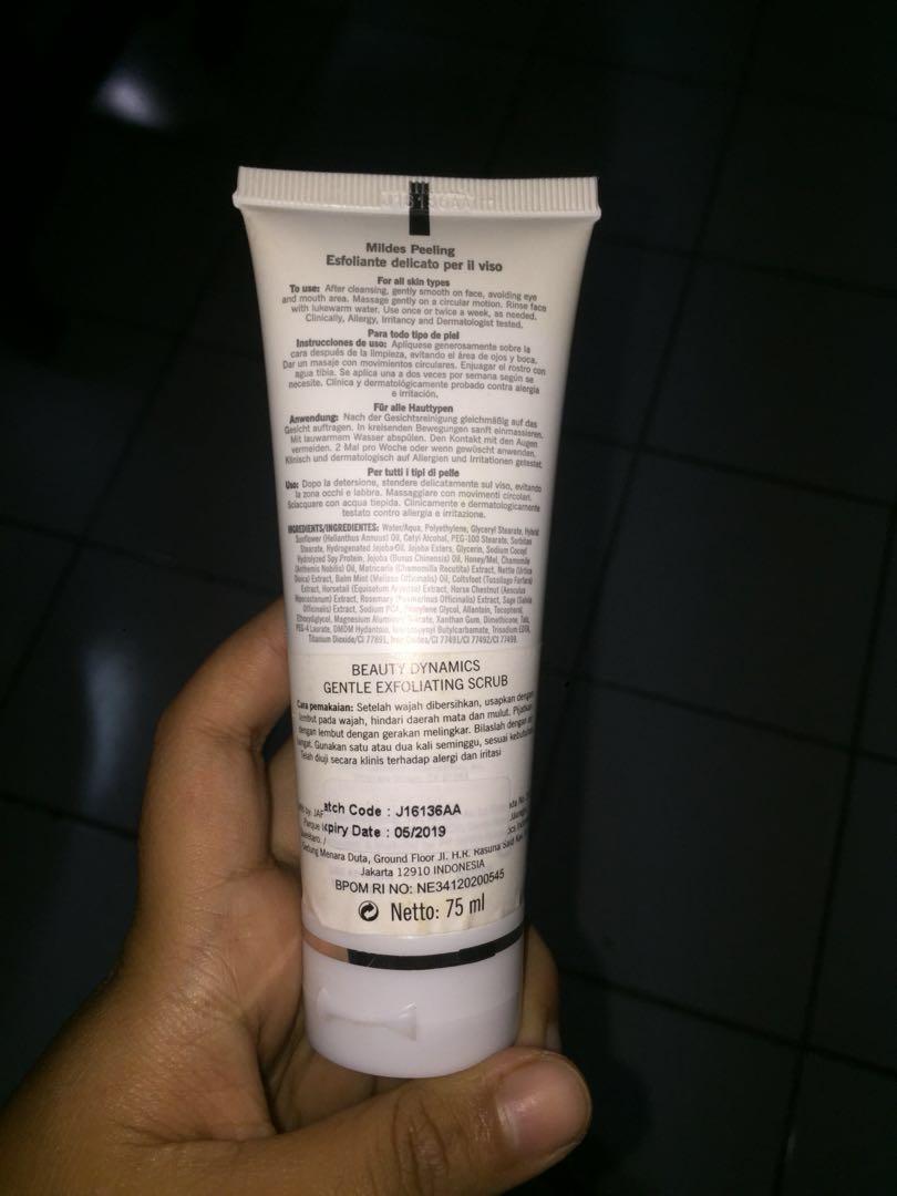 Jafra gentle exfoliating scrub, Kesehatan & Kecantikan, Kulit, Sabun ... Jafra gentle exfoliating scrub, Kesehatan & Kecantikan, Kulit, Sabun ...