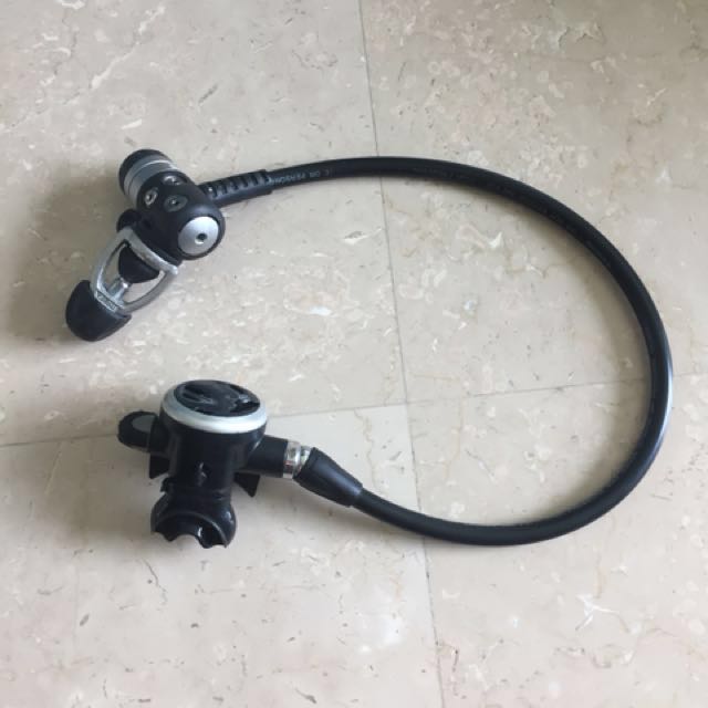 Oceanic delta 4 swivel scuba diving regulator, Sports Equipment, Sports ...