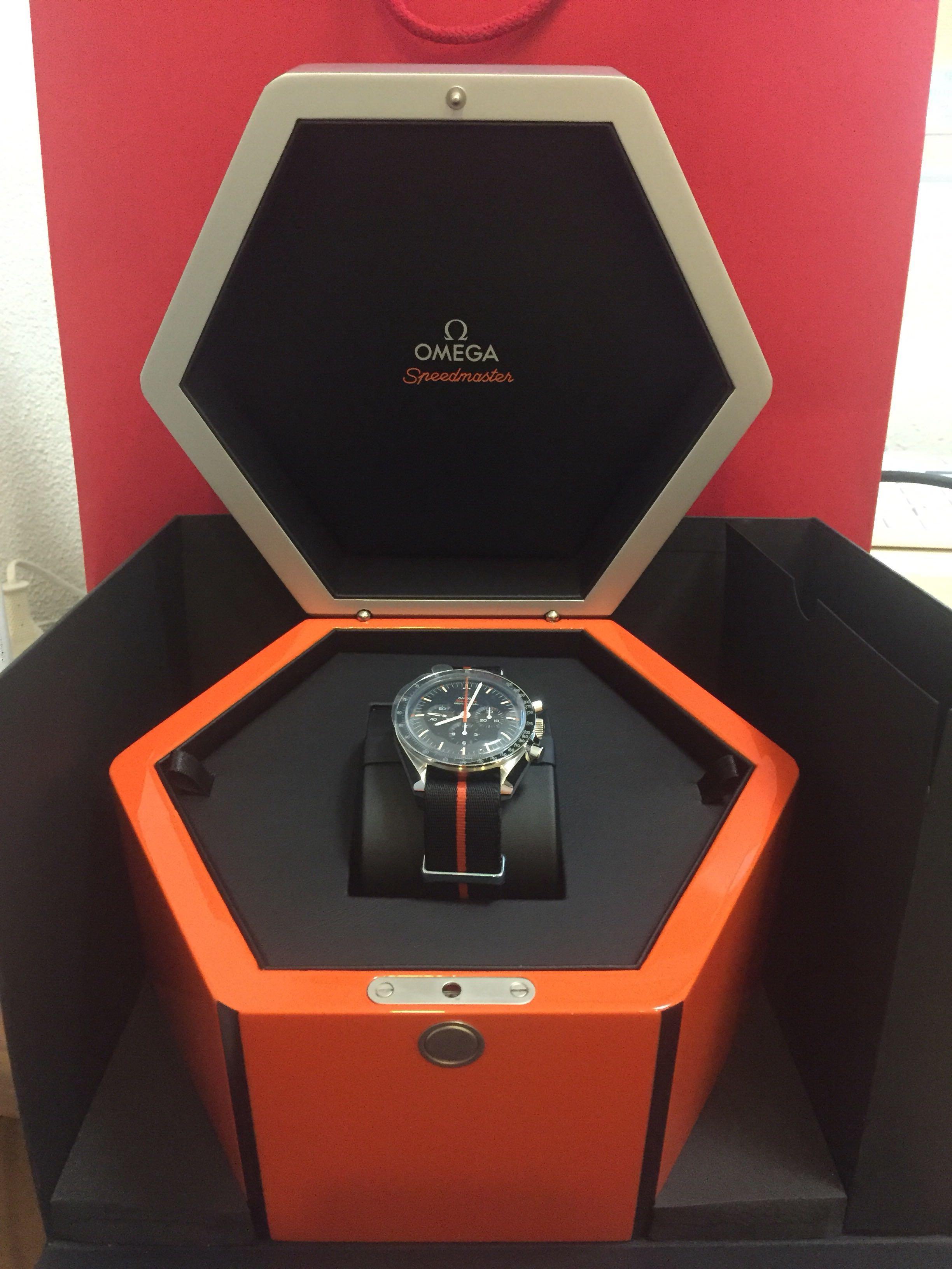 THE SPEEDMASTER LIMITED EDITION 42 MM "ULTRAMAN", Mobile Phones ...