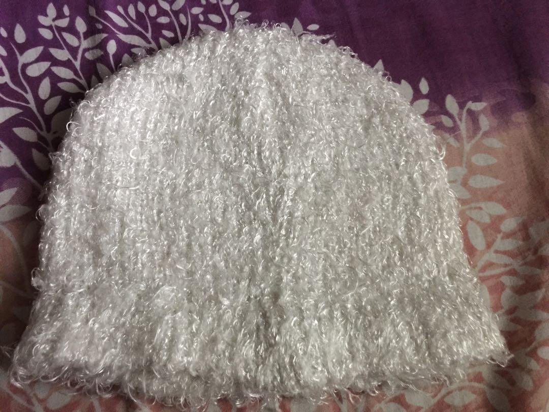 Fuzzy White Bonnet, Women's Fashion, Watches & Accessories, Hats ...