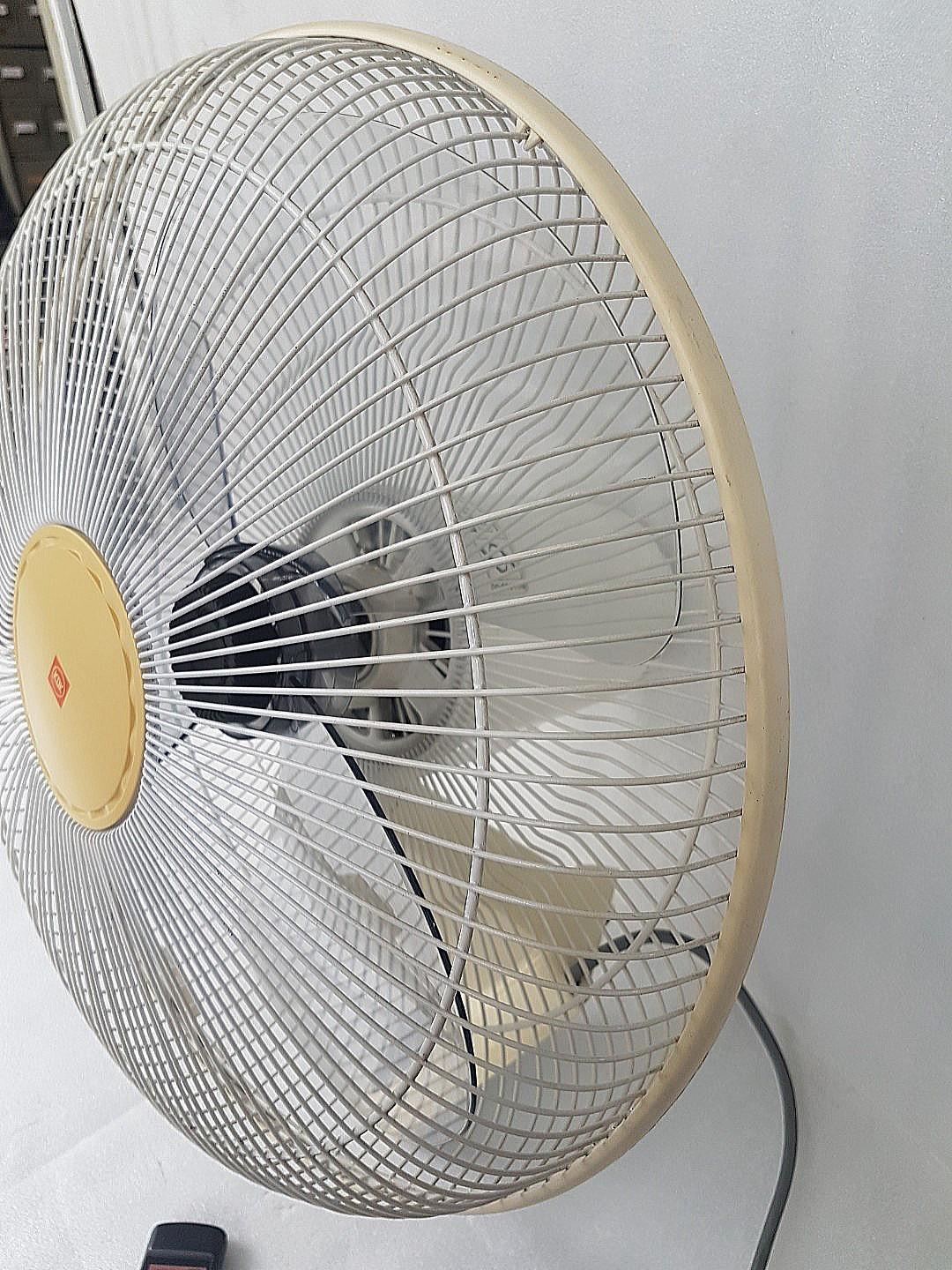 KDK Wall Fan with Remote and wall mount bracket, Furniture & Home ...