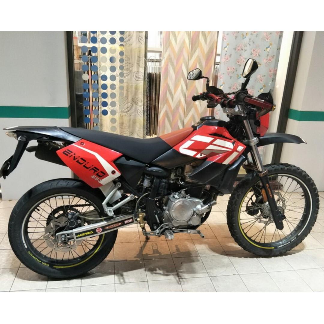 CPI SM250林道越野車, 機車, 二手機車在旋轉拍賣