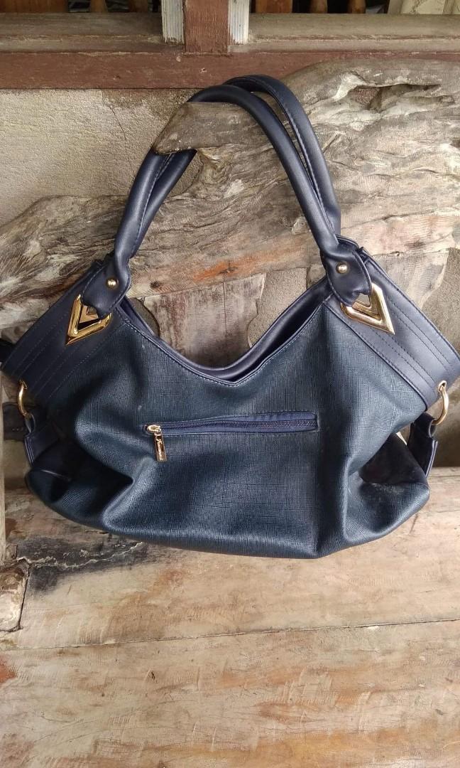 GIOVANNI SHOULDER BAG, Women's Fashion, Bags & Wallets, Shoulder Bags ...