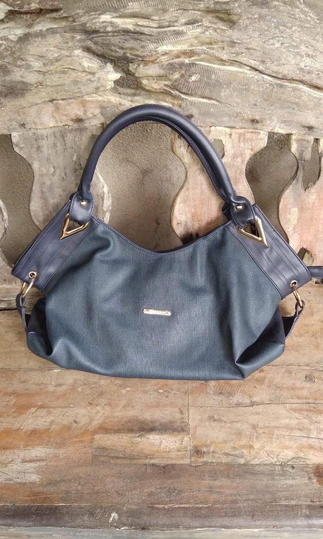 GIOVANNI SHOULDER BAG, Women's Fashion, Bags & Wallets, Shoulder Bags ...