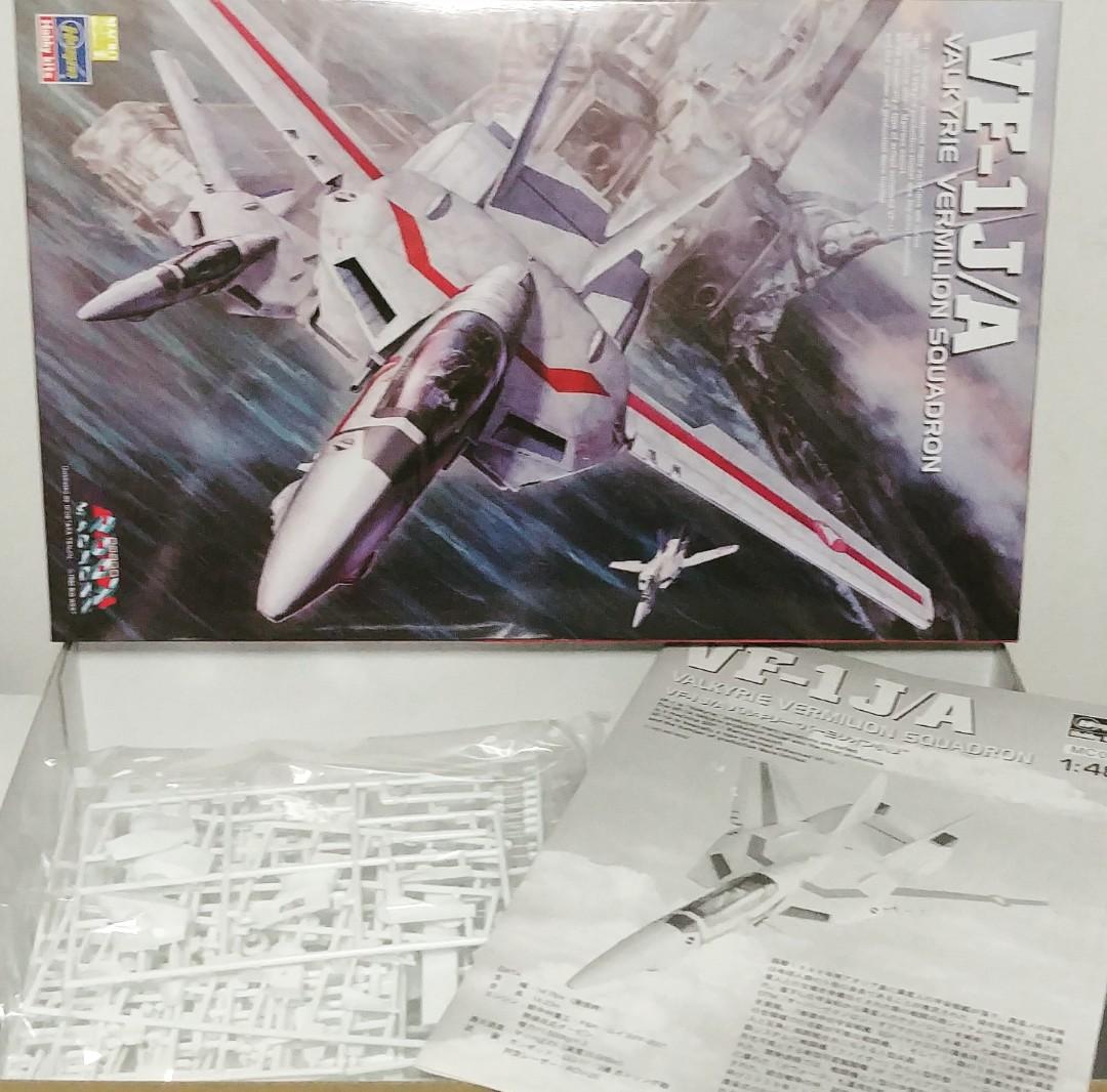 Hasegawa 1/48 Macross VF-1J/A Valkyrie "Vermilion Squad" Aircraft Model ...