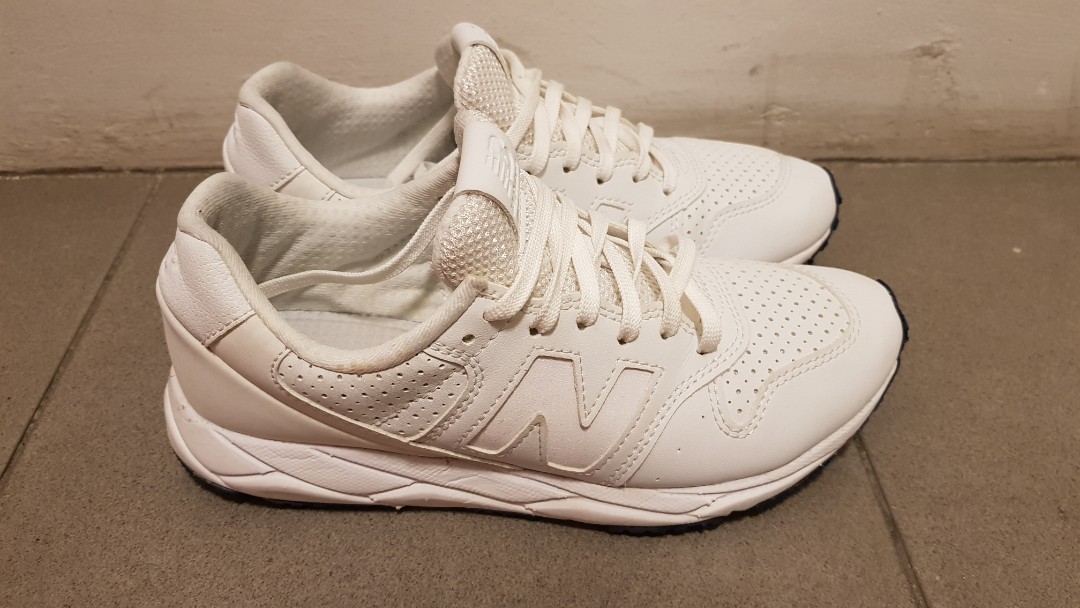 New Balance White Shoes, Women's Fashion, Footwear, Sneakers on Carousell