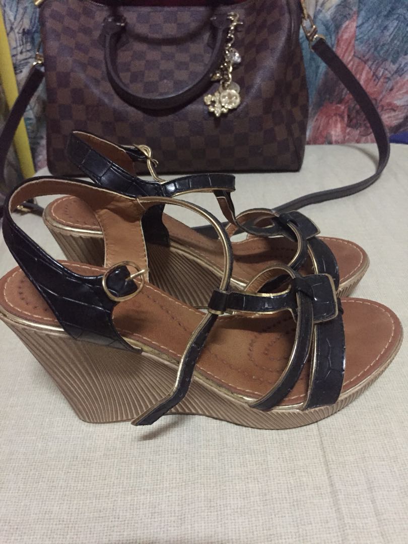 Alberto wedge (once used), Women's Fashion, Footwear, Wedges on Carousell