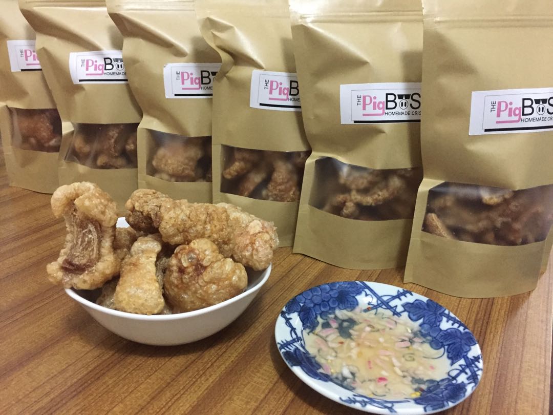 Homemade crispy chicharon with laman (fried pork skin), Food & Drinks ...