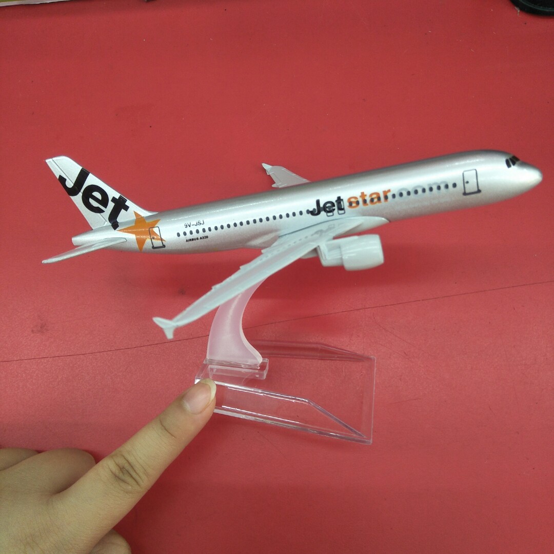 Jetstar Figurine Model A320 Plane Airlines, Hobbies & Toys, Memorabilia ...