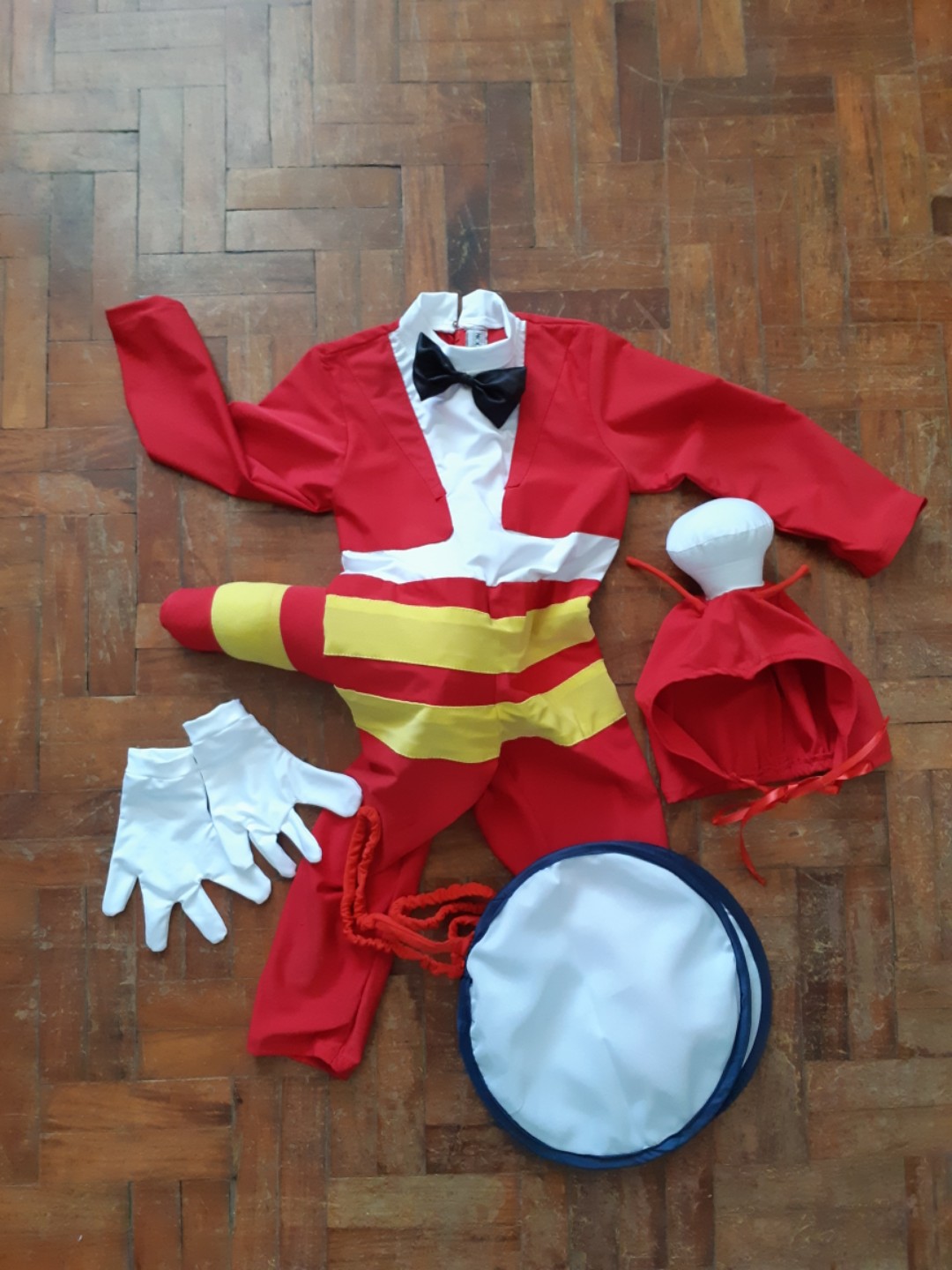 Jollibee costume, Babies & Kids, Babies & Kids Fashion on Carousell