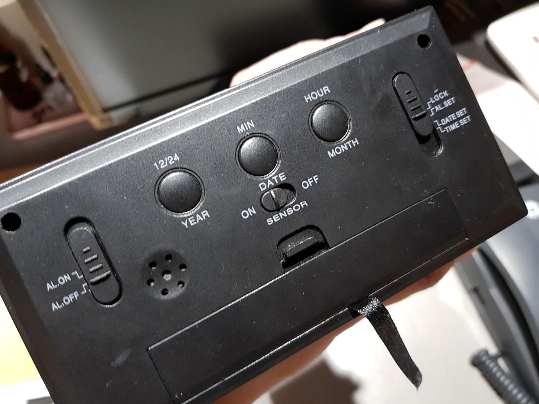 Table Digital Clock Auto Night Sensor +Date/Alarm/Tem Black, Furniture ...