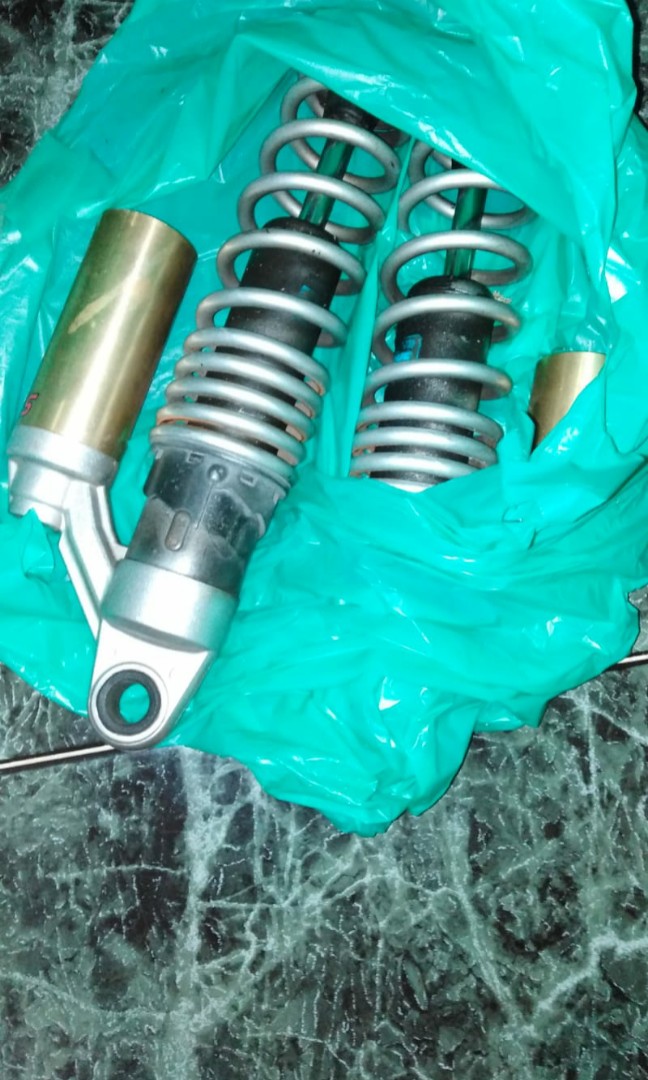 CB400 Showa rear shock, Motorcycles, Motorcycle Accessories on Carousell CB400 Showa rear shock, Motorcycles, Motorcycle Accessories on Carousell