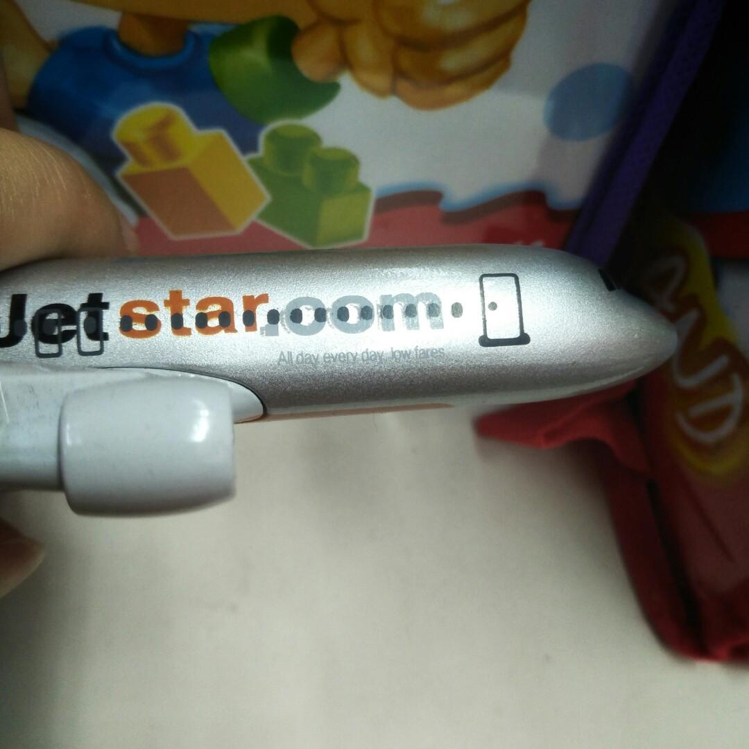 Jetstar Figurine Model A320 Plane Airlines, Hobbies & Toys, Memorabilia ...