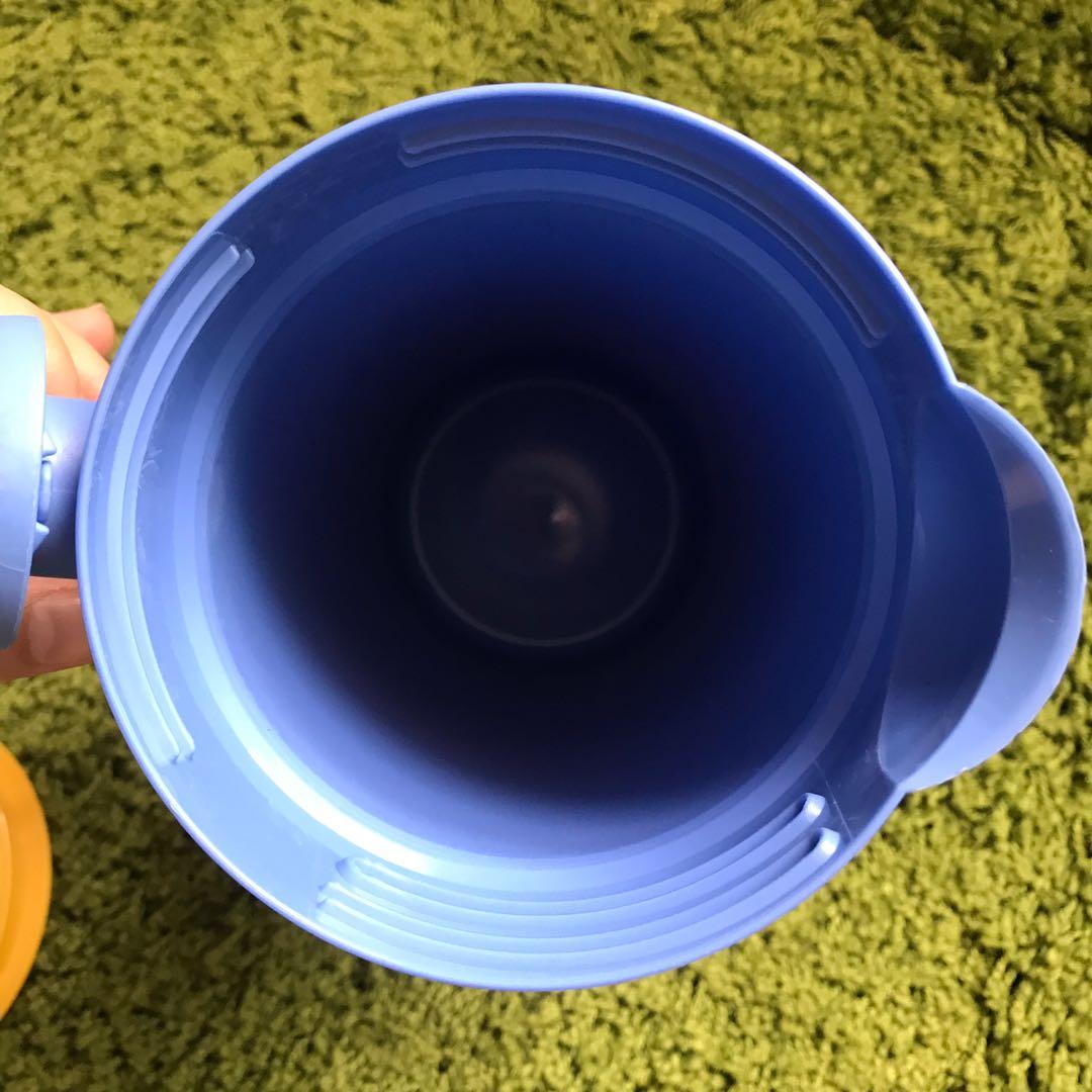 Tupperware Blue Twist & Pour (1) 1.1 Liter, Furniture & Home Living ...