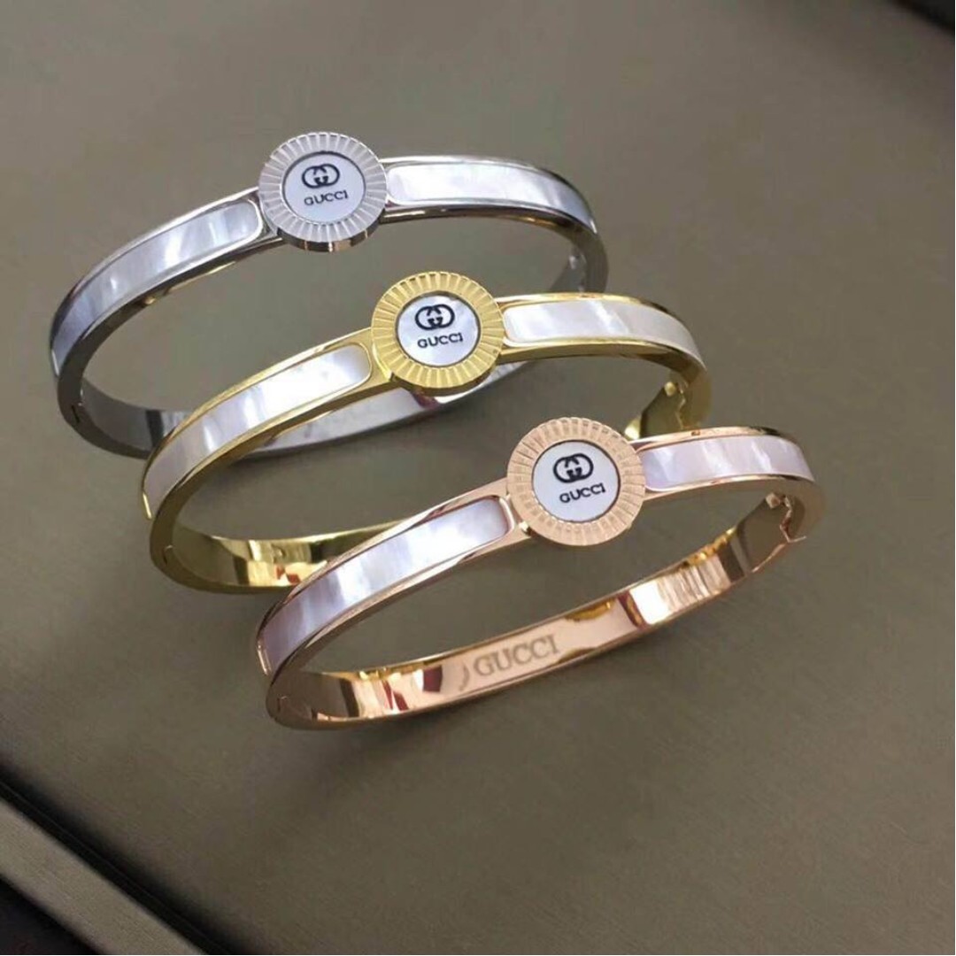 GUCCI BANGLE, Women's Fashion, Jewelry & Organizers, Bracelets on Carousell