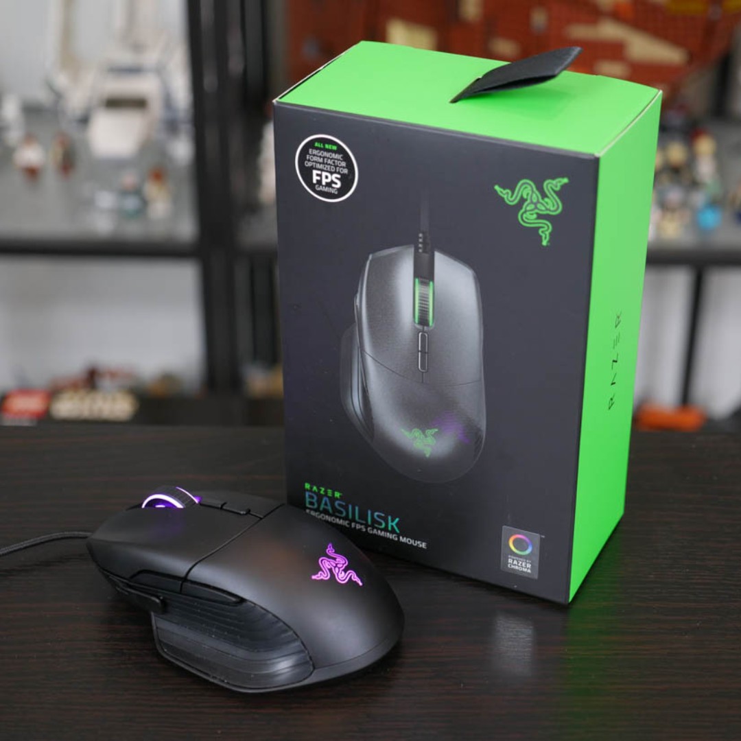 Razer Basilisk (2 year warranty), Audio, Headphones & Headsets on Carousell