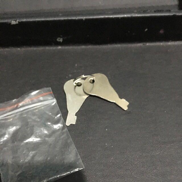 SUESH Makeup Layered Box with Key, Beauty & Personal Care, Face, Makeup ...