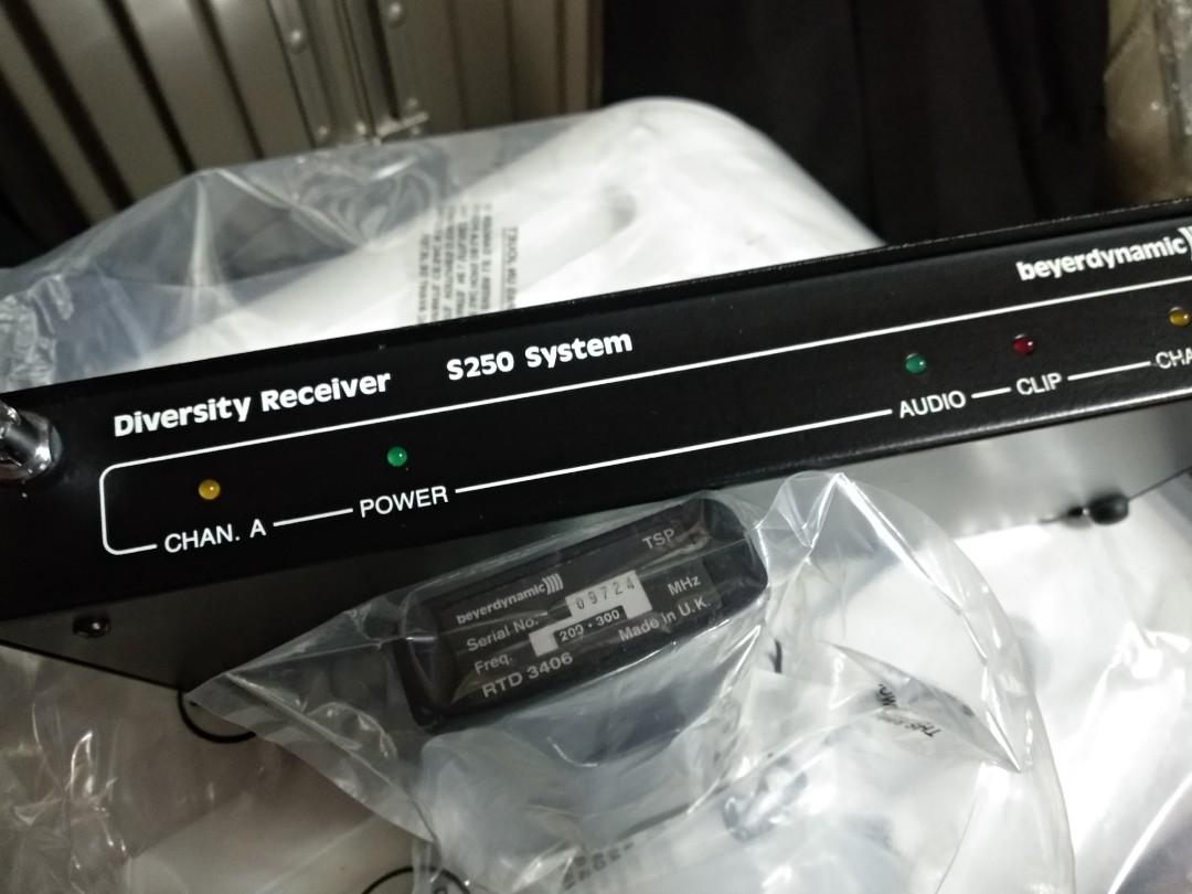 英國製造 BEYERDYNAMIC VHF WIRELESS BELT PACK 拜亞動力S250無線麥克風 吉他發射器, 音響器材, 可攜式 ...
