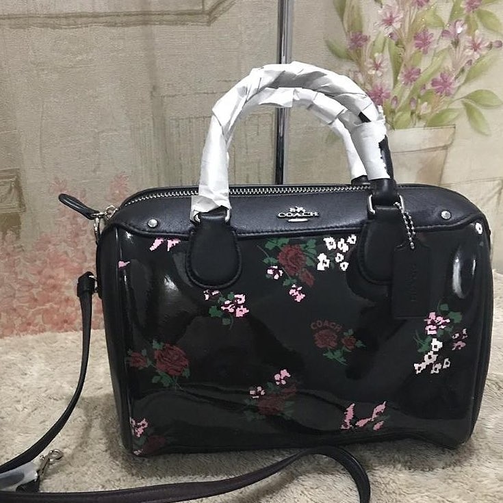 Coach Mini Bennett Floral Black, Barang Mewah, Tas & Dompet di Carousell
