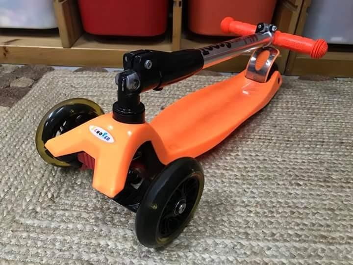 Swiss MIDUO Foldable Scooter Orange, Sports Equipment, Sports & Games ...