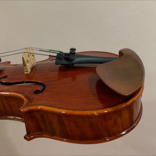 Eurostring violin model 400 (Italian brand) size 1/4, Hobbies & Toys ...