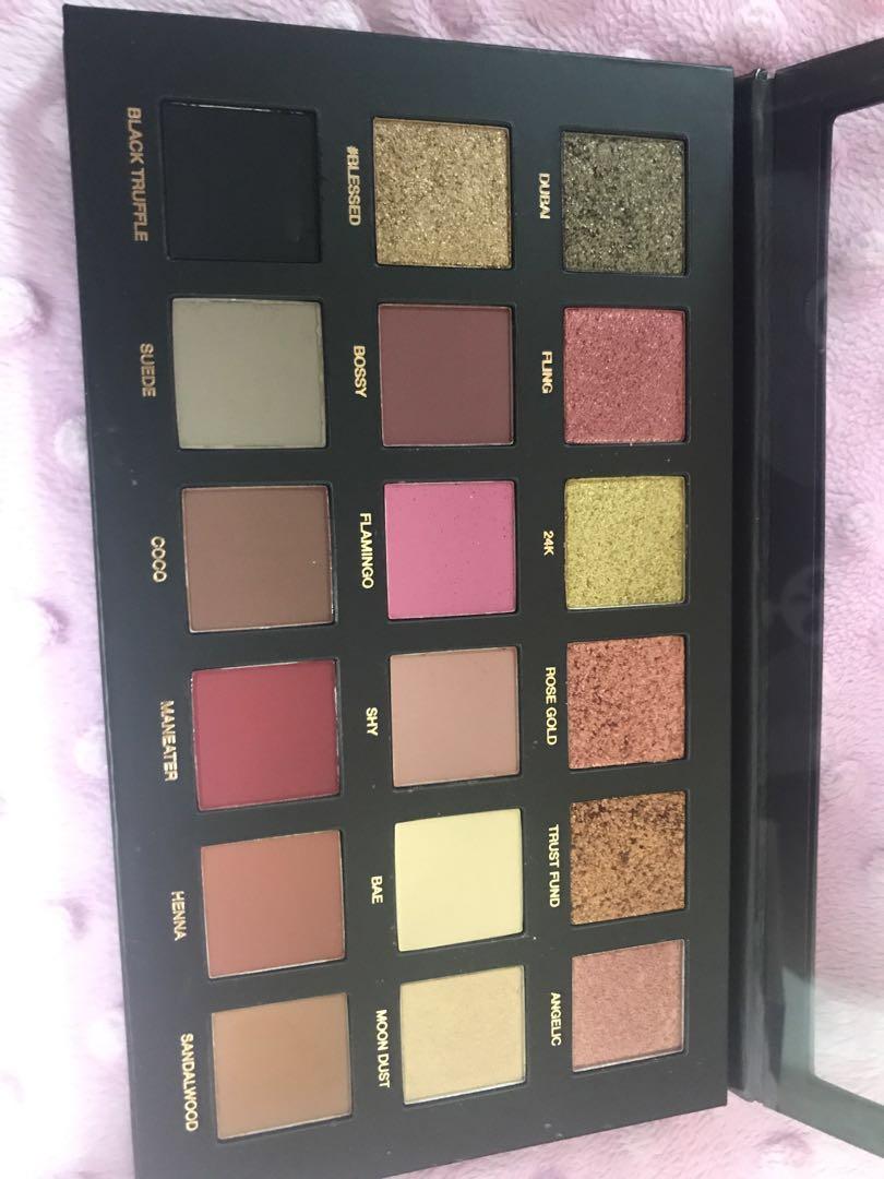 Huda Beauty Eyeshadow Pallet 100% authentic , Beauty & Personal Care ...