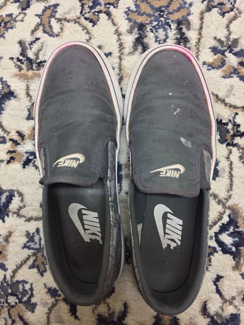 Nike Toki Slips on, Women's Fashion, Footwear, Sneakers on Carousell