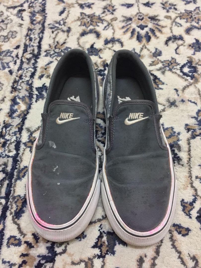 Nike Toki Slips on, Women's Fashion, Footwear, Sneakers on Carousell