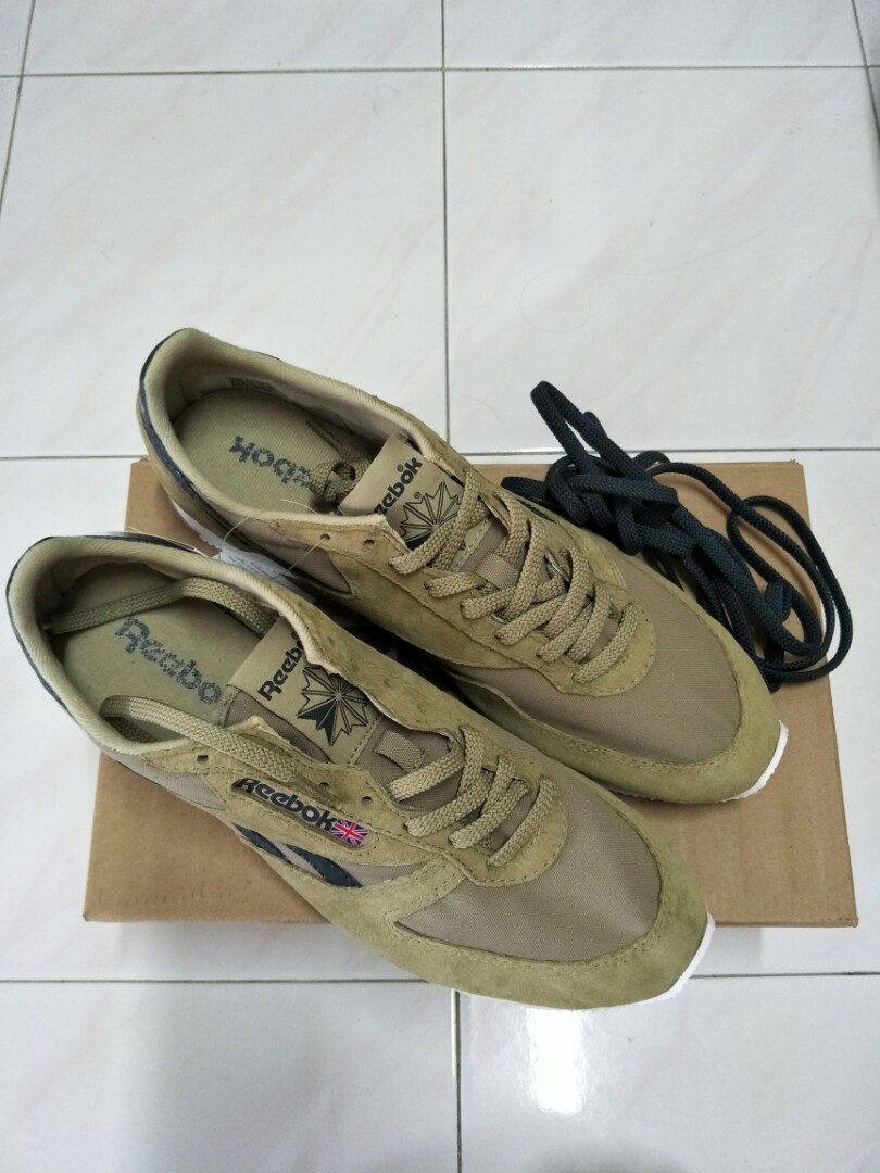 Reebok London exclusive, Men's Fashion, Footwear, Sneakers on Carousell