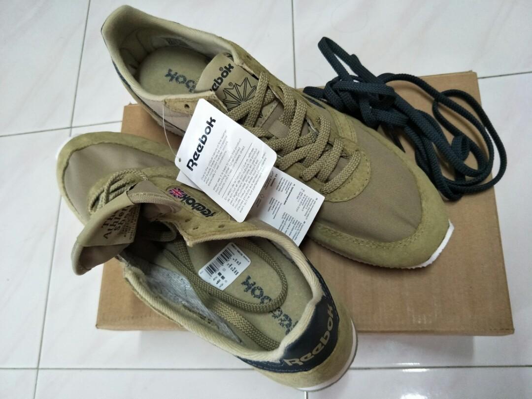 Reebok London exclusive, Men's Fashion, Footwear, Sneakers on Carousell