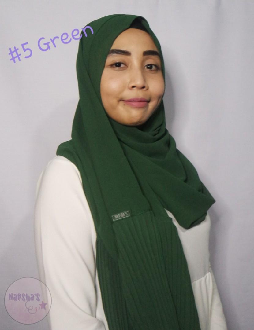 Ruffle Instant Shawl (Buy 2 free 1), Women's Fashion, Muslimah Fashion ...