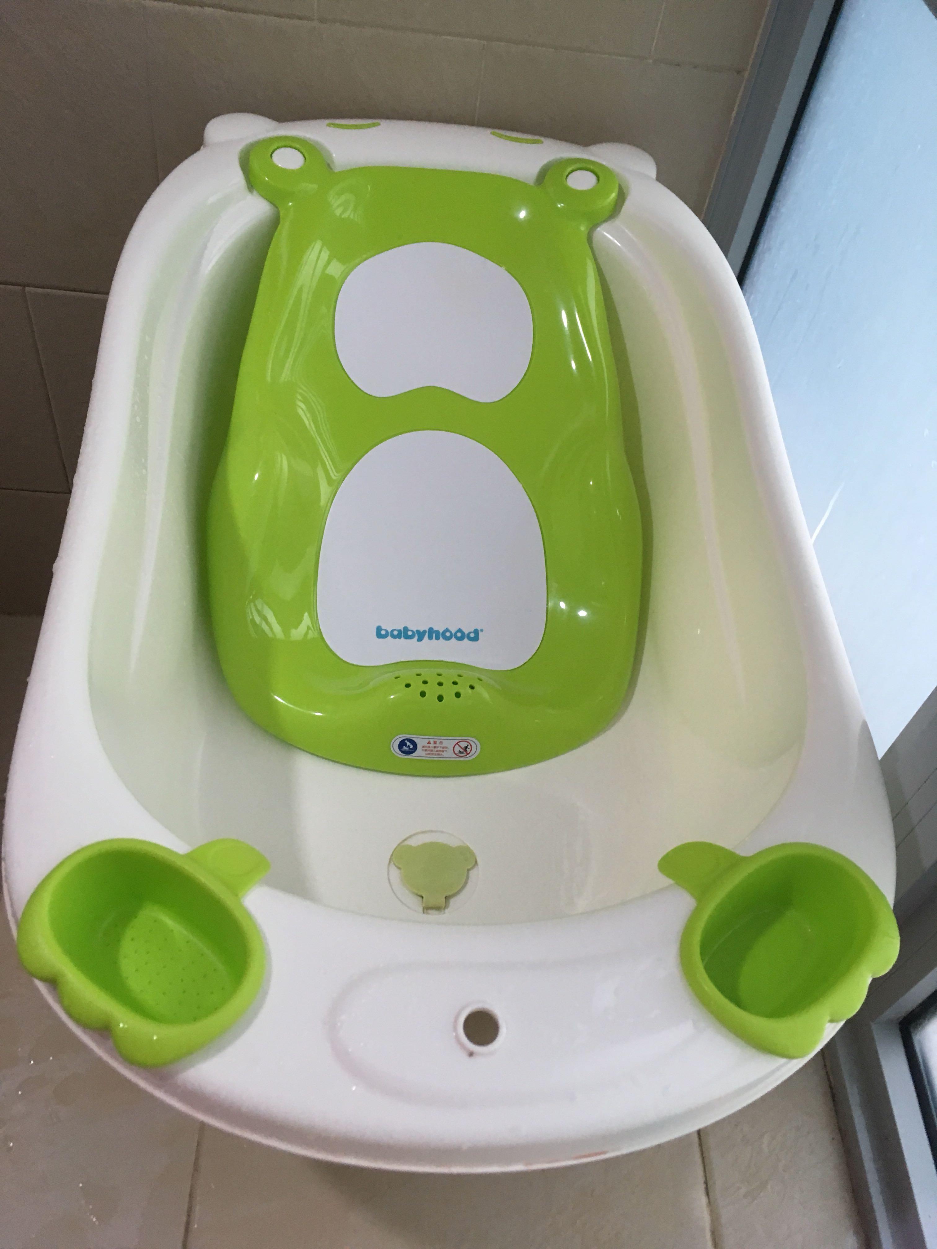 Baby Bath Tub (with Insert), Babies & Kids, Bathing & Changing, Bathtub ...