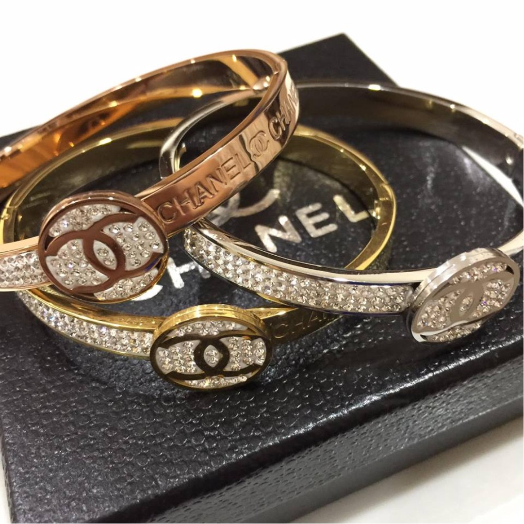 CHANEL BANGLE, Women's Fashion, Jewelry & Organizers, Bracelets on ...