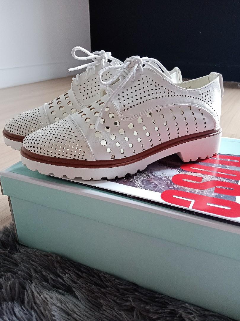 Promo A : Nose oxford white shoes, Women's Fashion, Footwear, Sneakers ...