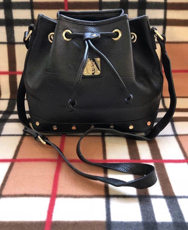 St.scott london bucket bag, Women's Fashion, Bags & Wallets, Tote Bags ...