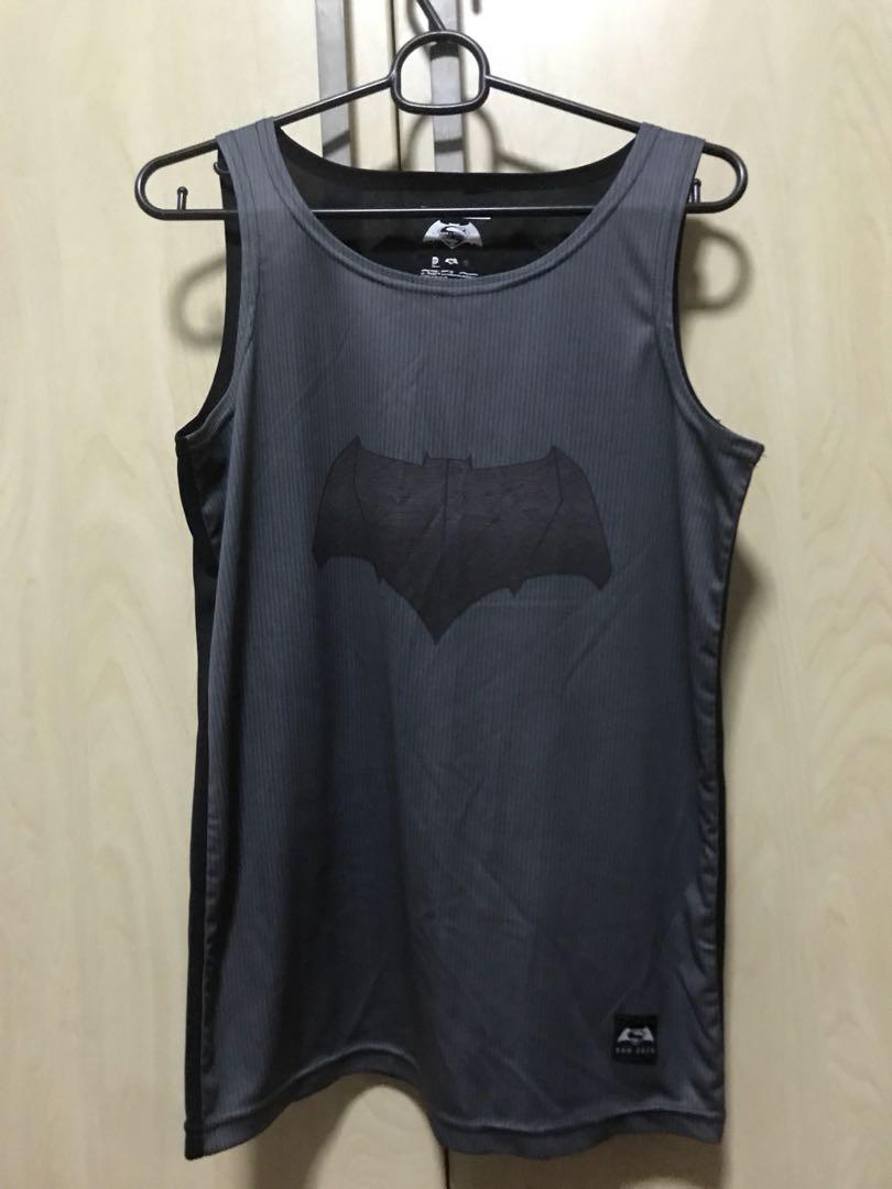 Batman V Superman run singlet, Men's Fashion, Activewear on Carousell