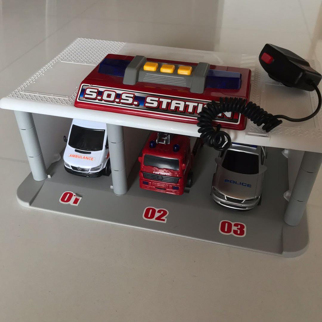 Sos Station Toy garage and cars, Hobbies & Toys, Toys & Games on Carousell
