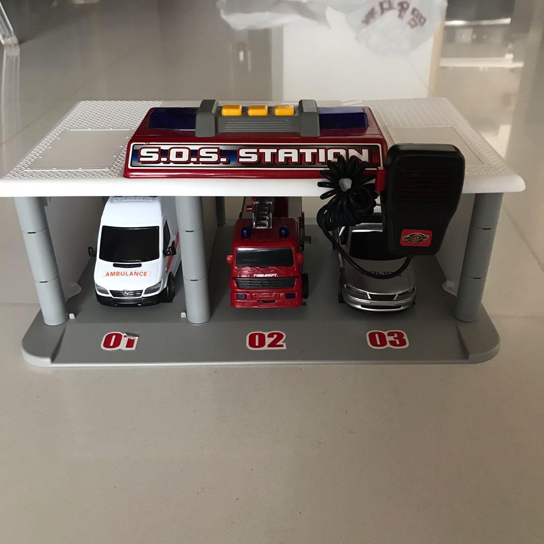 Sos Station Toy garage and cars, Hobbies & Toys, Toys & Games on Carousell