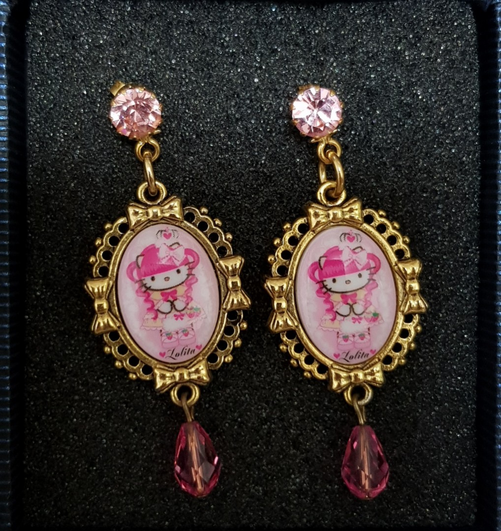 Tarina Tarantino x hello kitty Pink Head Collection, Luxury ...