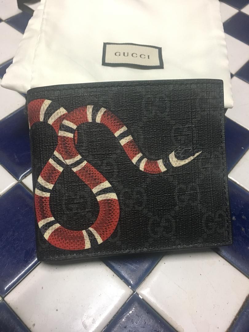Gucci Kingsnake Wallet (Black), Men's Fashion, Watches & Accessories ...