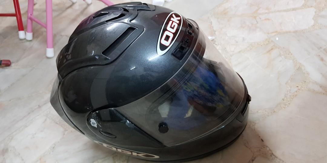OGK Aeroblade 2 Full Faced Helmet in Gunmetal, Motorcycles, Motorcycle Accessories on Carousell