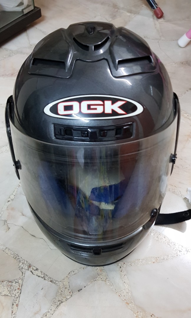 OGK Aeroblade 2 Full Faced Helmet in Gunmetal, Motorcycles, Motorcycle Accessories on Carousell